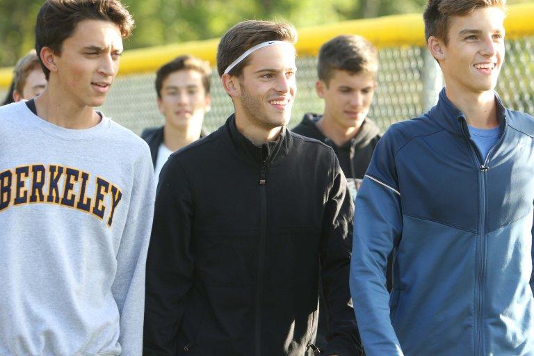 Appreciating the Team Dynamic of Cross Country | RunnerClick