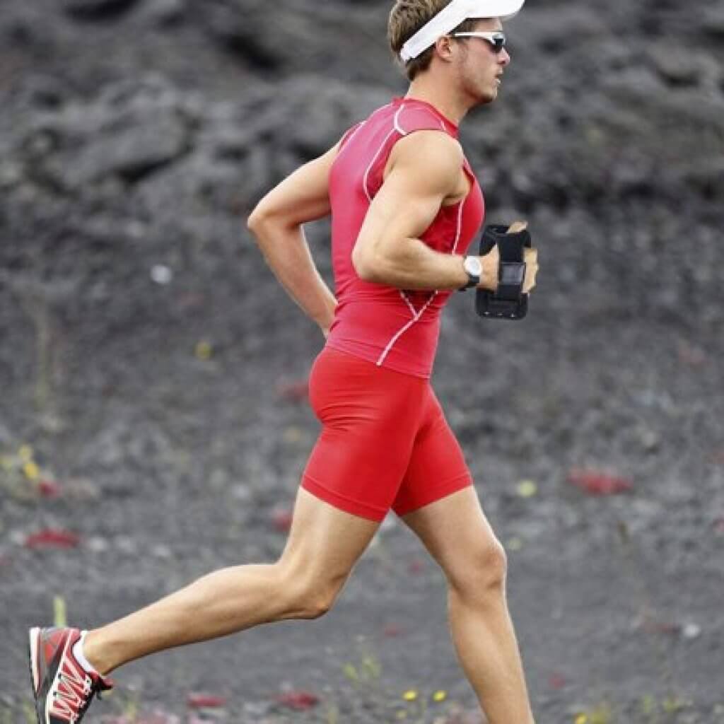 How To Run With Your Phone According To A Running Coach